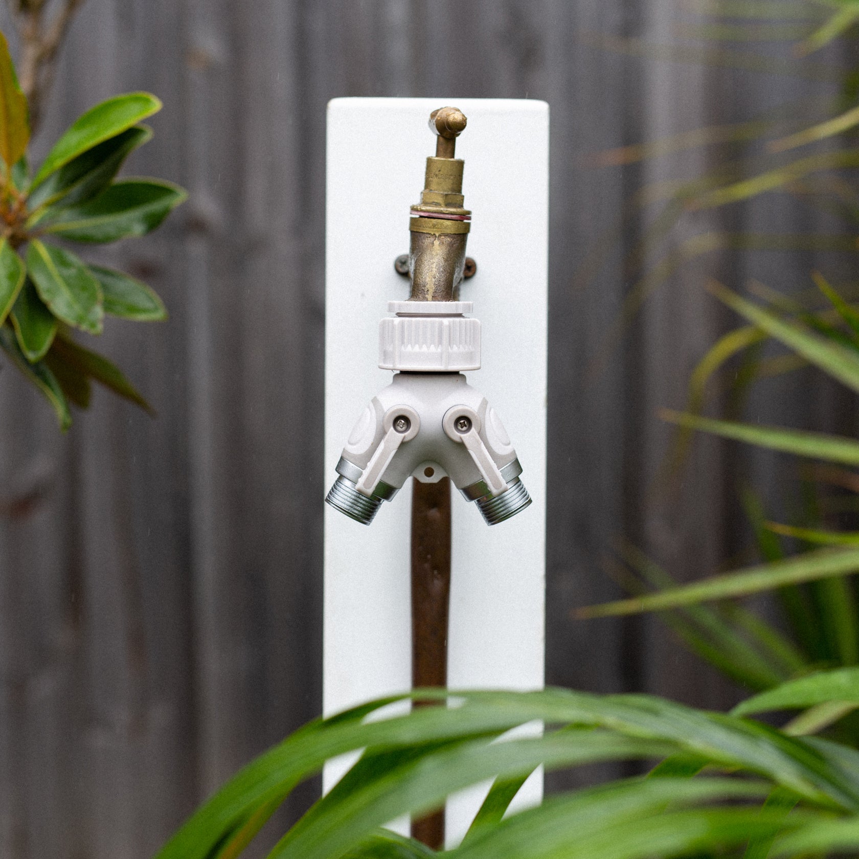 Easy Turn 2-Way Faucet Adapter | Garden Faucet | Hoselink USA