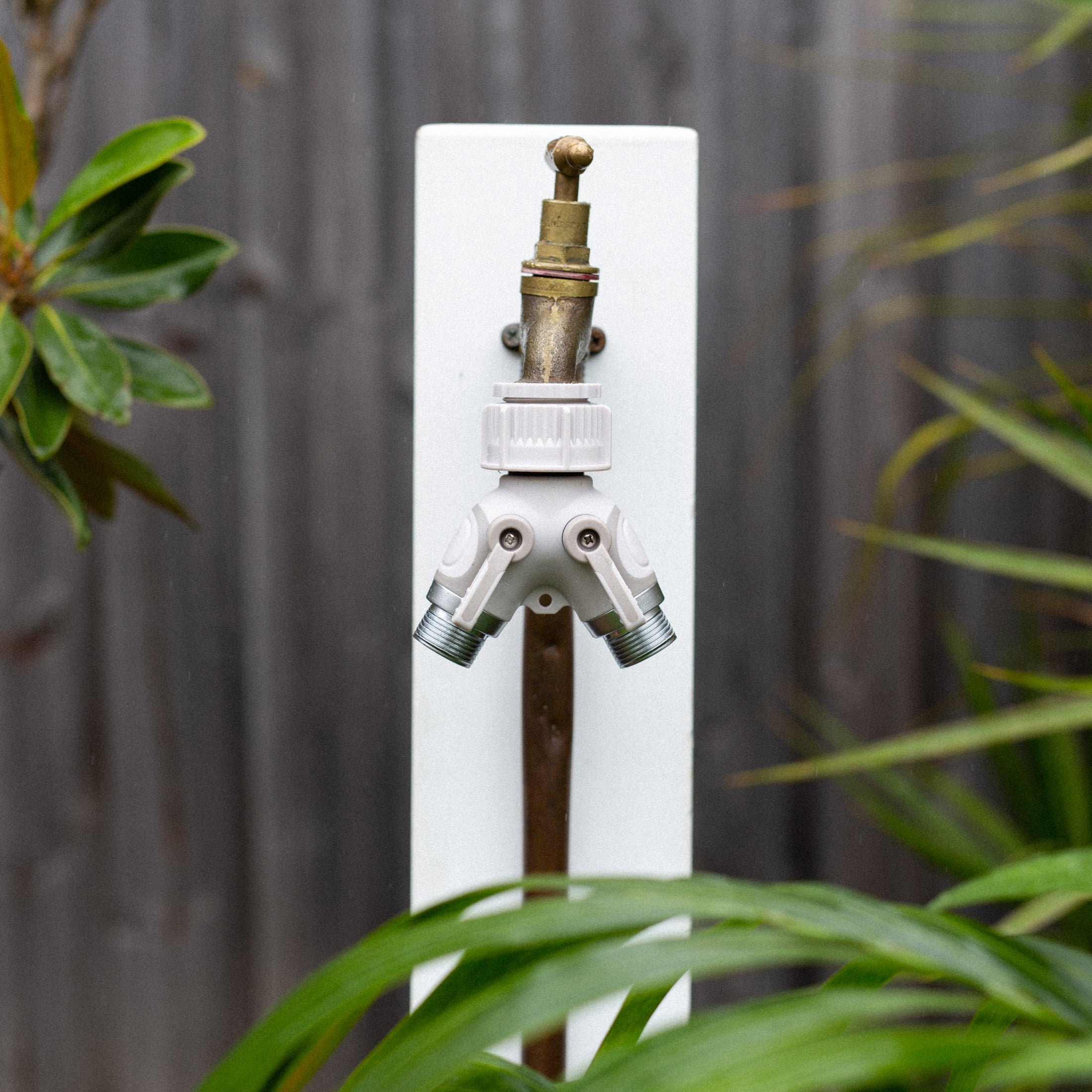 Easy Turn 2-Way Faucet Adapter | Garden Faucet | Hoselink USA