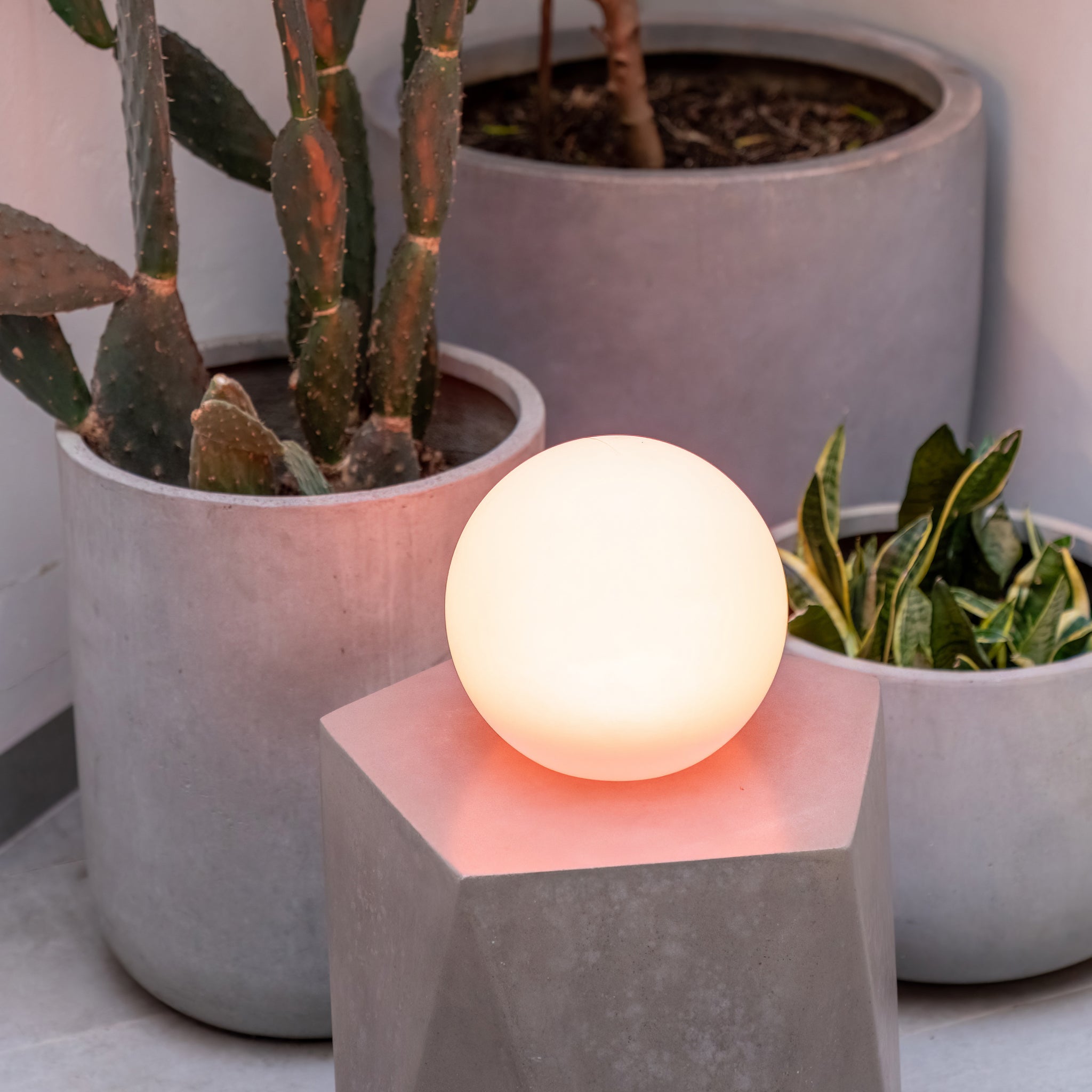 Outdoor Sphere Lights | Solar | Hoselink – Hoselink USA